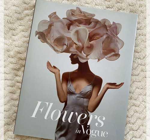 Книга Vogue Russia Flowers in Vogue коллекционная