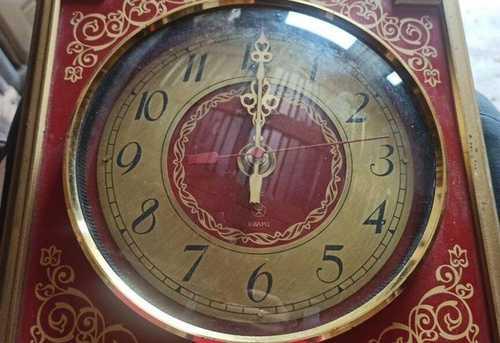 Часы настенные СССР янтарь кварц