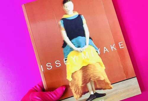 Issey Miyake. Иссей Мияке