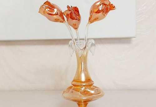 Вазочка из цветного дутого стекла с 3 тюльпанами