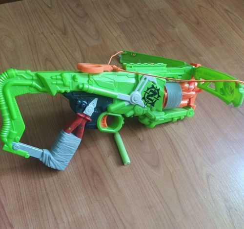 Nerf zombie strike пистолет