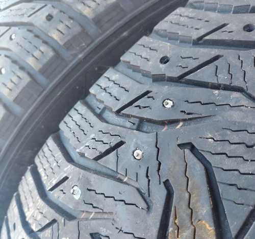 Marshal WinterCraft SUV Ice WS31 215/60 R17