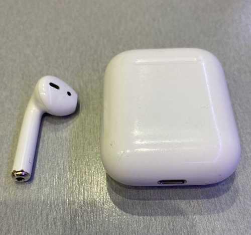 Левый наушник airpods 1