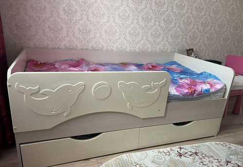 Кроватка с матрасом