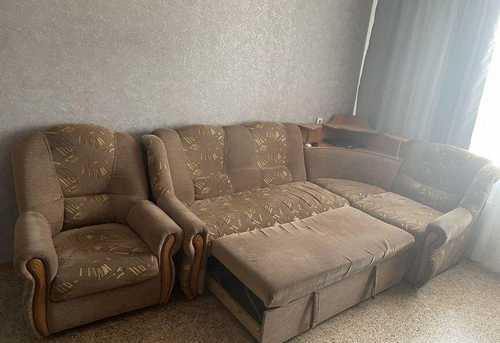 Продам угловой диван б/у с креслом