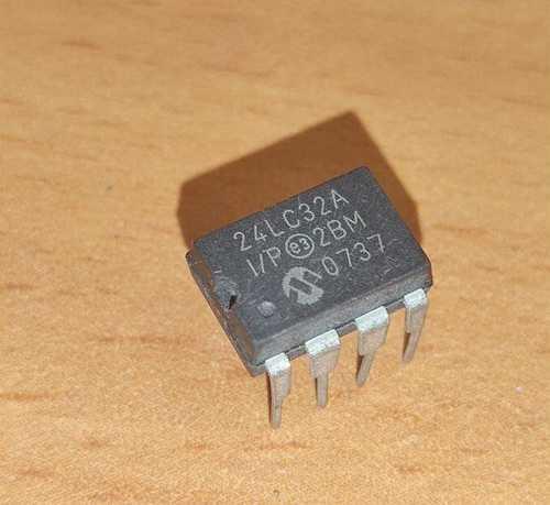 Микросхема Microchip 24LC32A-I/P