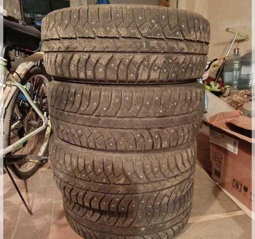 Bridgestone Ice Cruiser 7000 205/55 R16 91T