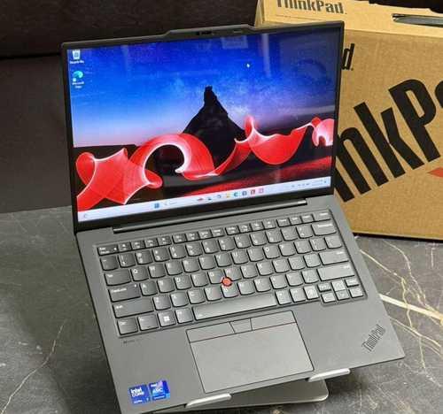 Thinkpad X1 Carbon Gen12 4k U7 165U/64gb Ram