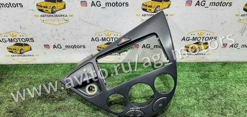 Рамка магнитолы Ford Focus 1 USA split port