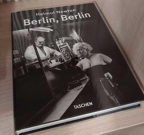 Книга Helmut Newton - Berlin, Berlin
