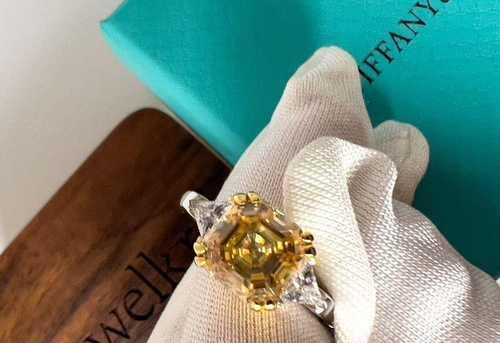 Кольцо с бриллиантом муассанитом желтый fancy ашер