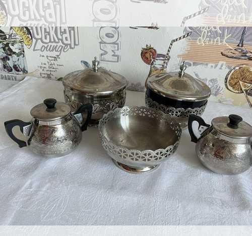 Вазочки, сахарницы, конфетницы