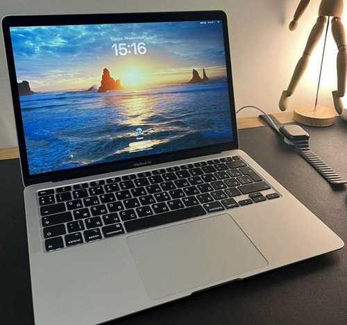 Macbook air 13 2020 i5/8гб/512 как новый