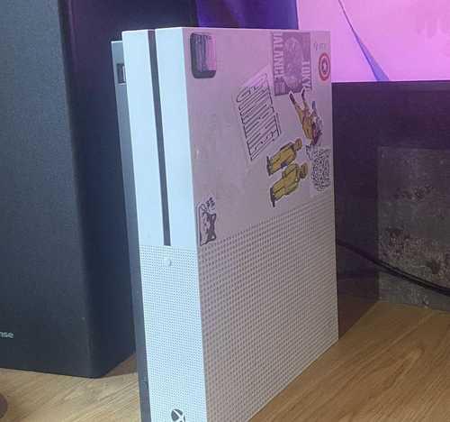 Xbox one s 1tb с играми