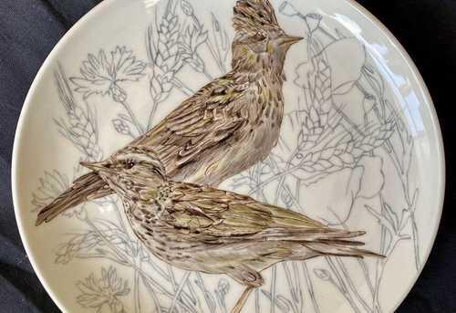 Фарфоровая тарелка из серии «Птицы России»