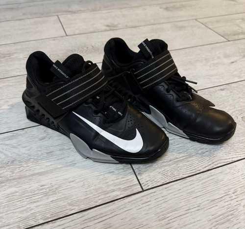 Штангетки nike savaleos 43 (us 9,5)