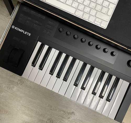 Midi Native instruments komplete kontrol a25