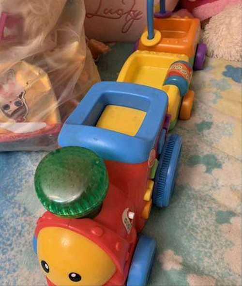 Паровозик fisher price