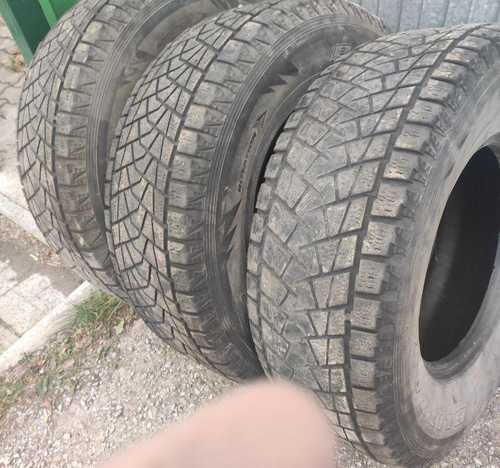 Bridgestone Blizzak Ice 275/70 R16