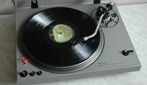 Проигрыватель Technics SL-1700