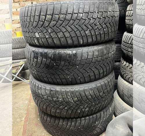 Bridgestone Blizzak WS-70 205/55 R16 26K