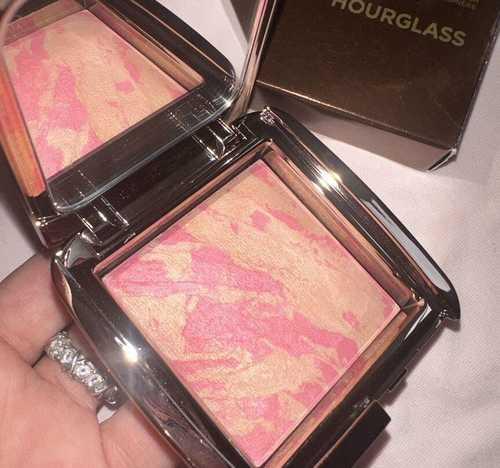 Hourglass румяна Luminous Flush
