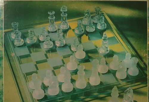 Набор стеклянных шахмат