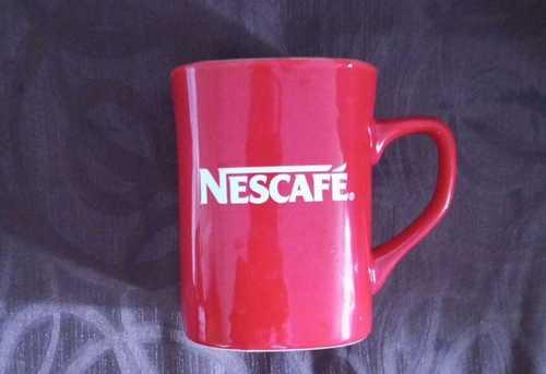 Красная кружка Nescafe