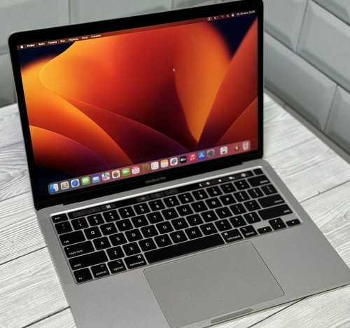 MacBook Pro 13" 2020 - i7, 32/512, 68 циклов