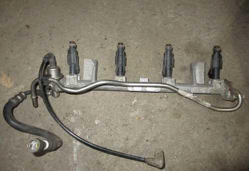 Форсунка инжекторная Ford Tourneo Connect 2006 1.8