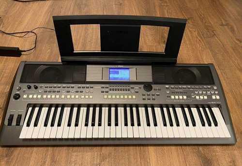 Синтезатор Yamaha PSR-S670