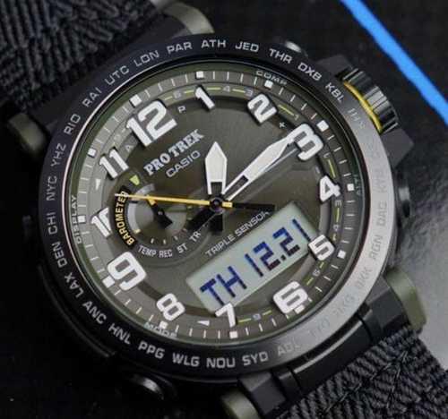 PRG601YB3 часы Casio Pro Trek