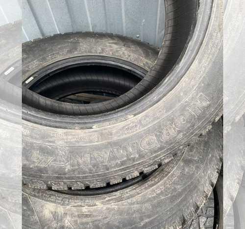 Nokian Tyres Hakkapeliitta 4 215/65 R16