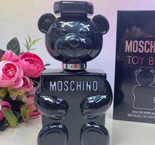 Moschino toy boy