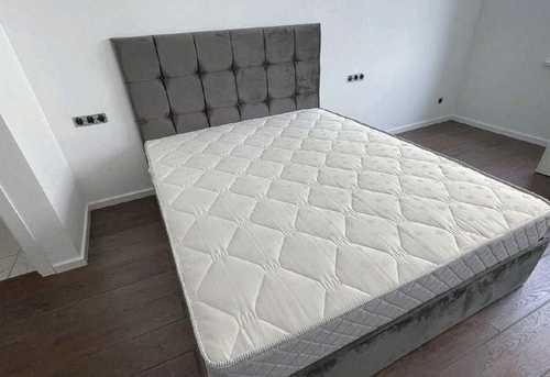 Кровать двухспальная с мягкой спинкой