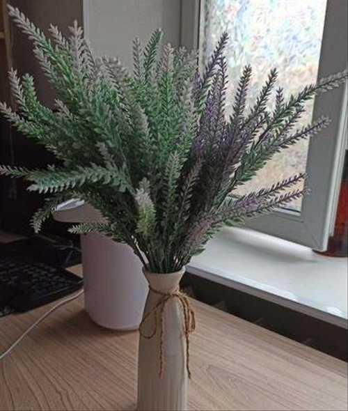 Искусственные цветы и ваза (цена за всё)