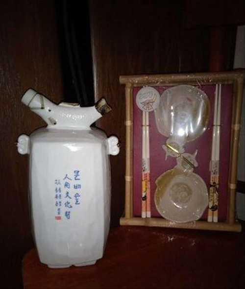 Бутылка керамическая и набор для суши