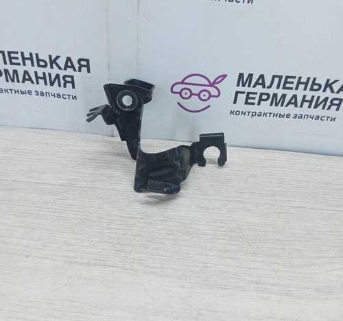 Кронштейн (крепление) правый BMW 3 F30/F31 F30