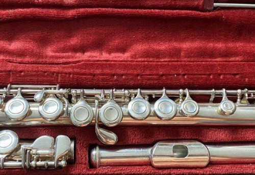 Продам флейту Yamaha 211S