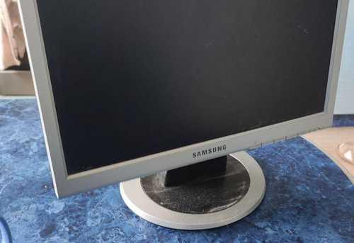 Монитор Samsung 713NS