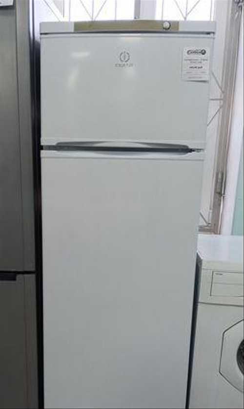 Холодильник Indesit ST167.028