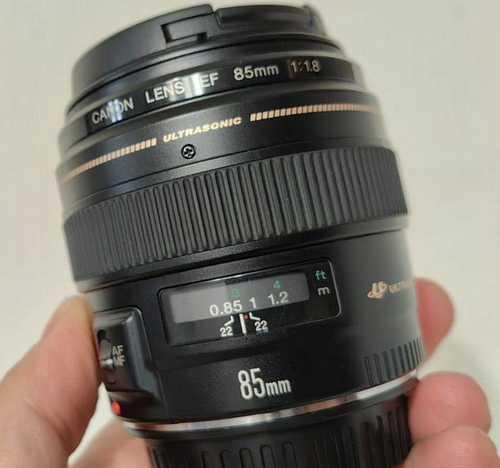 Canon EF 85mm 1.8 USM