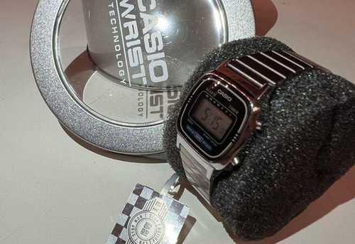 Часы Casio LA670W