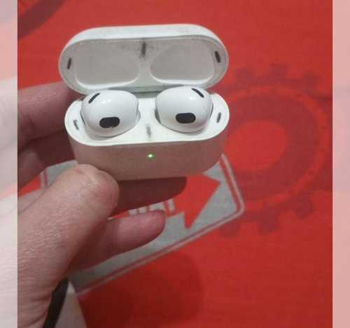 Беспроводные наушники apple airpods