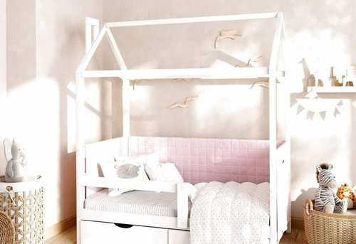 Уютная детская кровать в виде домика