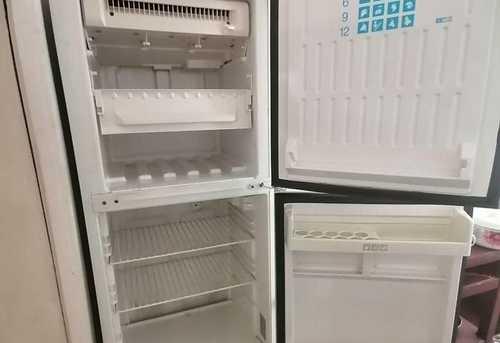 Холодильник Stinol No Frost трехкамерный