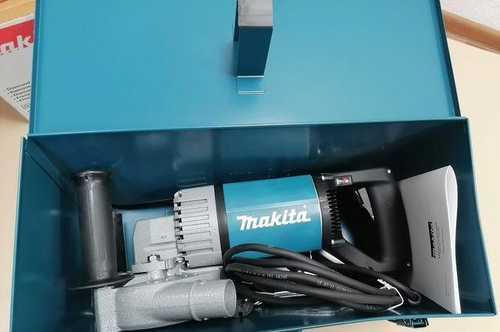 Штроборез Makita SG150 кейс