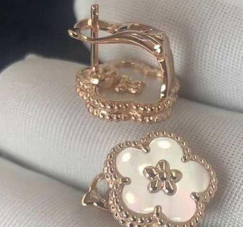 Серьги Van Cleef & Arpels Lucky Spring желтое золото 0.0009 мм