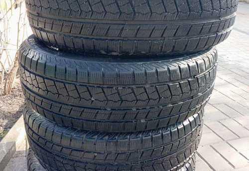 iLink Winter IL868 215/60 R17 99