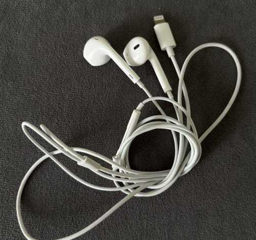 Наушники Аpple EarPods проводные lightning